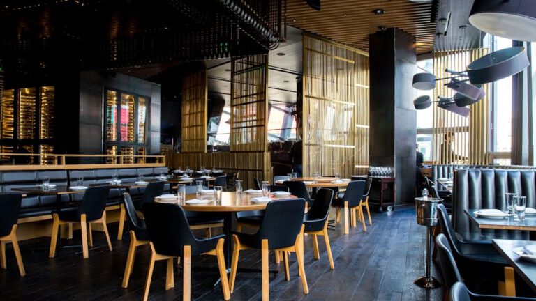 8 Phrases That Make You Sound Unprofessional in a Restaurant, According ...